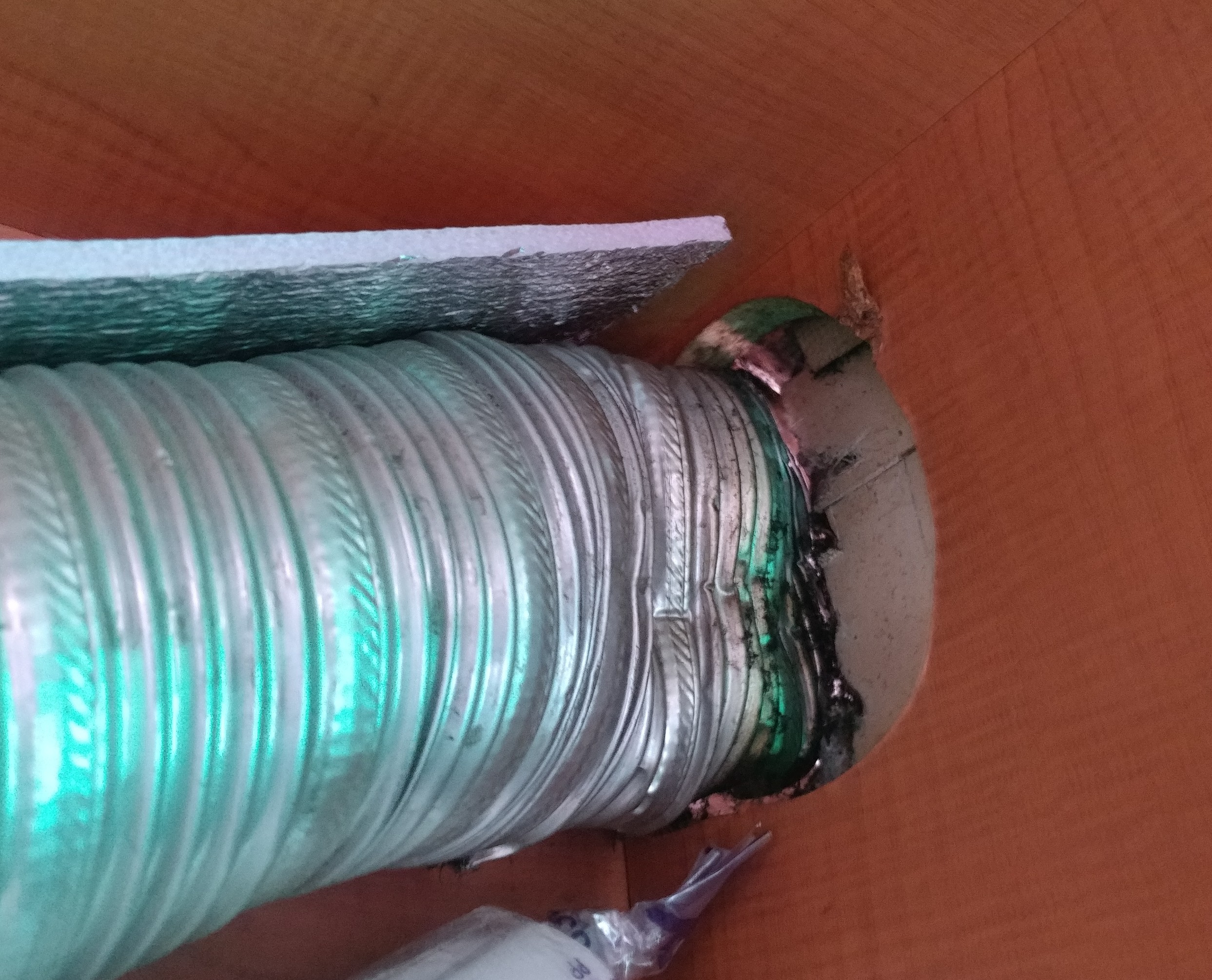 자취 - 벽에 구멍 막는 법 추천해줘!!!