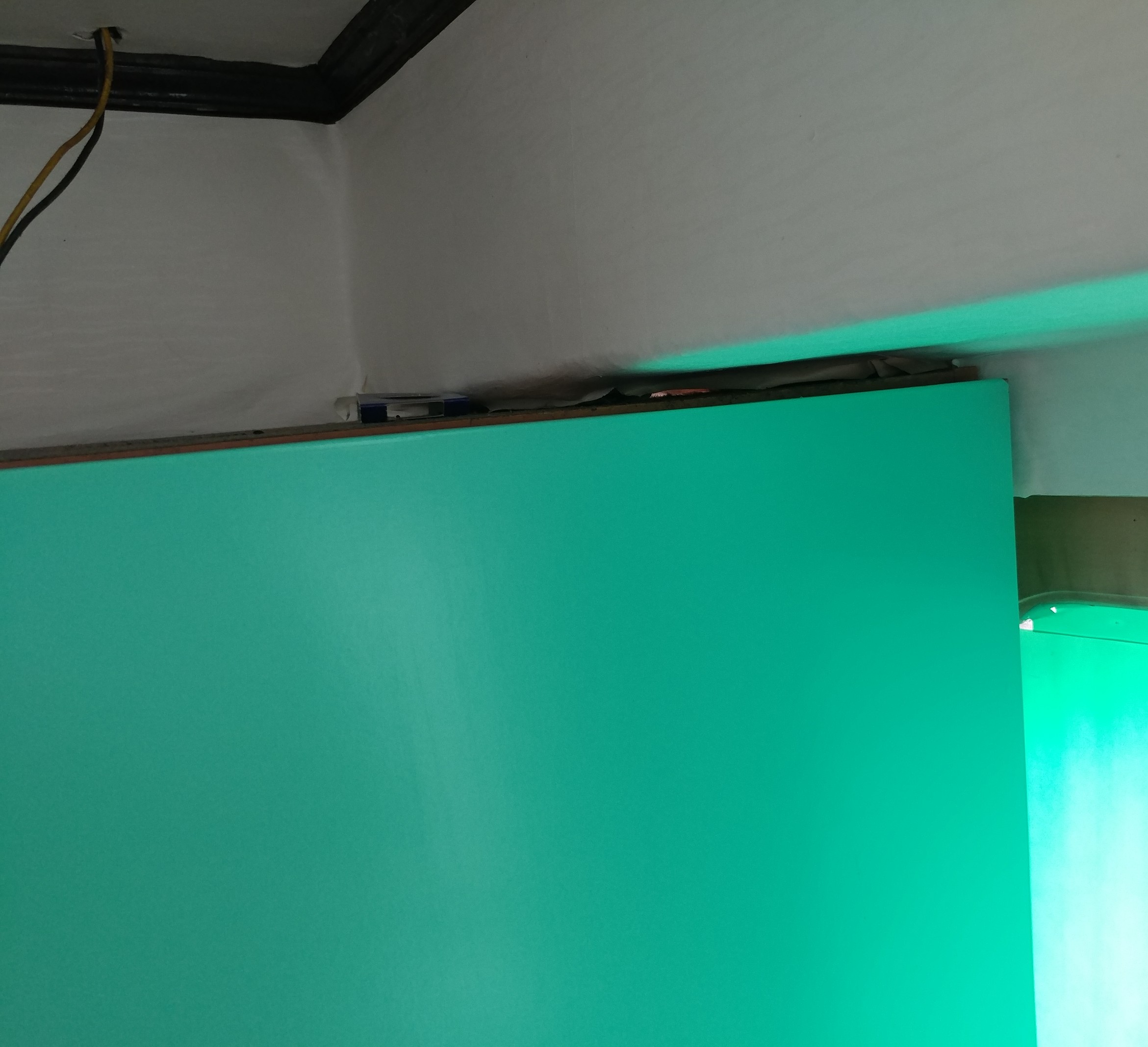 자취 - 벽에 구멍 막는 법 추천해줘!!!