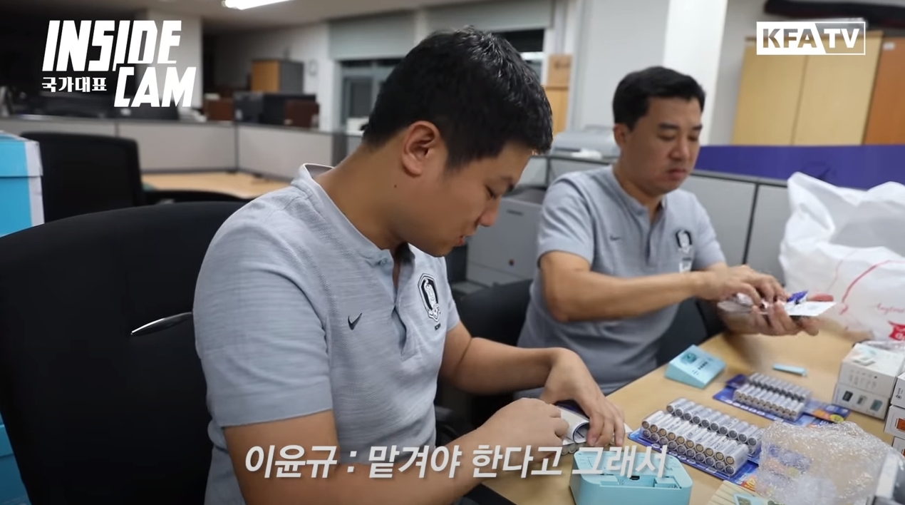 이슈/유머 - 북한으로 축구 경기 하러 갈 때, 우리나라 스텝들이 챙긴 물품