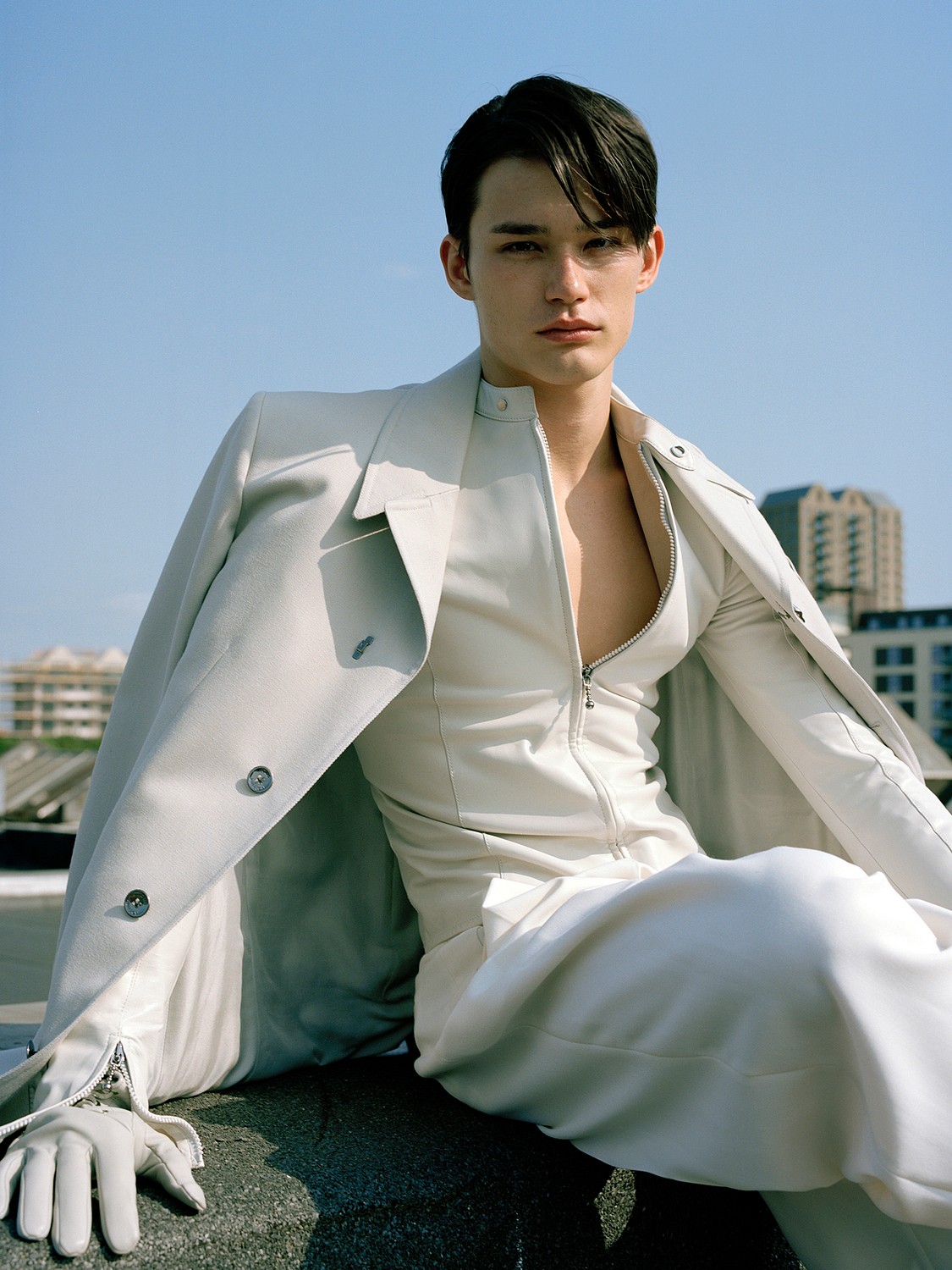 이슈/유머 - 최근 버버리 캠페인 찍은 독일 중국 혼혈 남자 모델 Alex Schlab (상탈 있음)